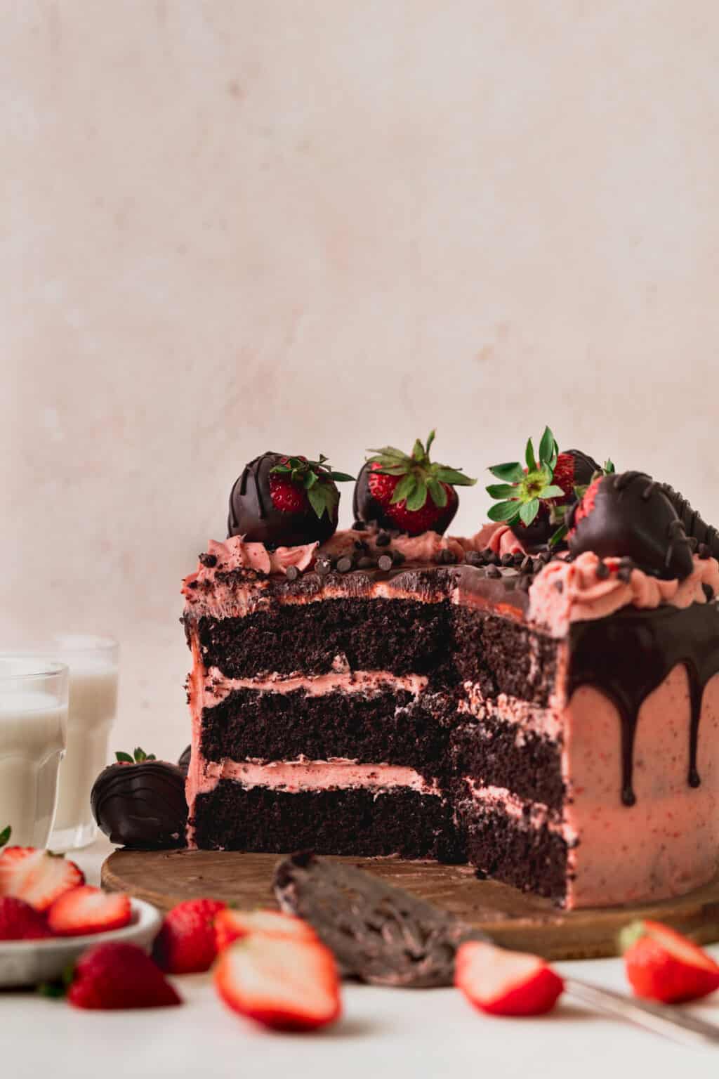 Chocolate Covered Strawberry Cake - Stephanie's Sweet Treats