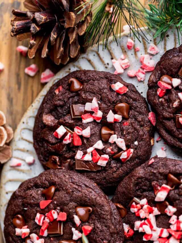 Peppermint Chip Chocolate Cookies - Stephanie's Sweet Treats Peppermint Chip Chocolate Cookies - Stephanie's Sweet Treats