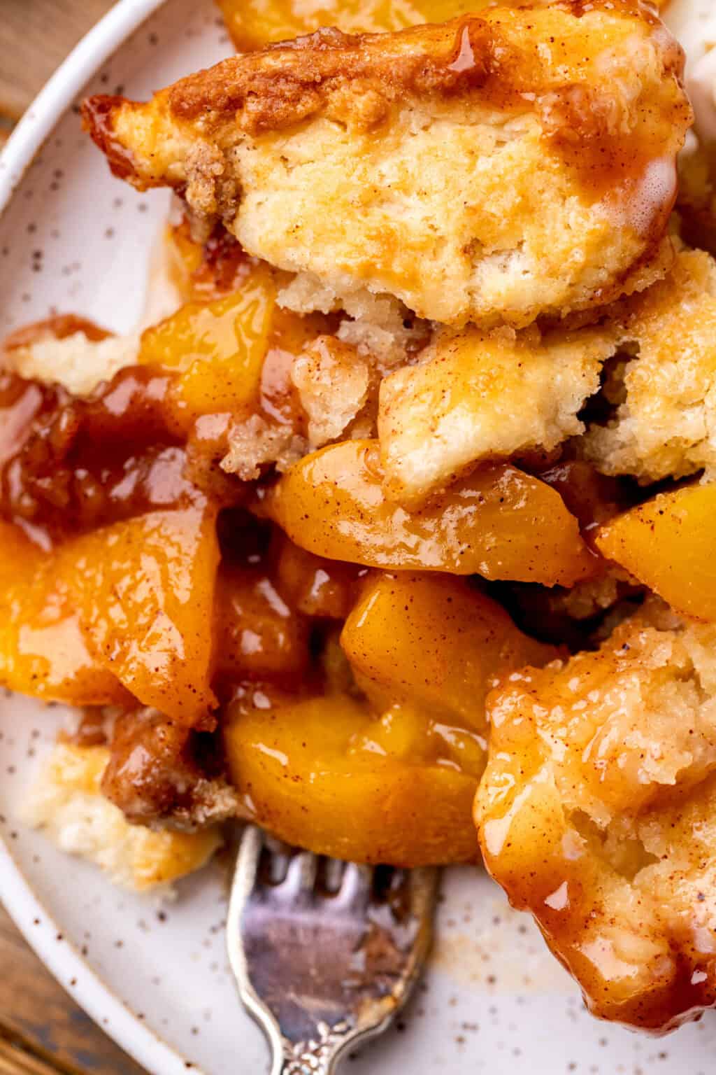 Cinnamon Peach Cobbler - Stephanie's Sweet Treats